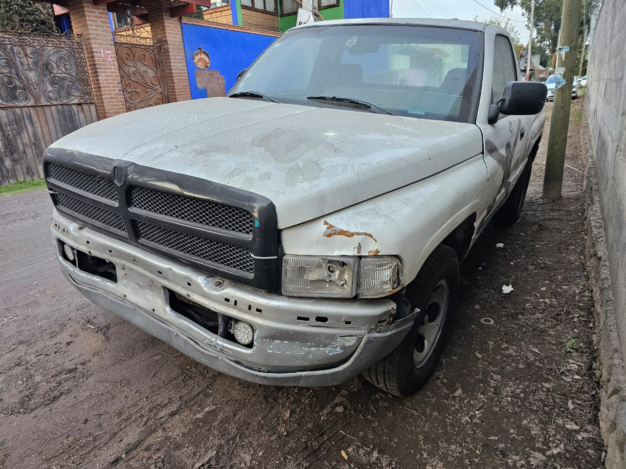 Logistic Valuation & Auctions